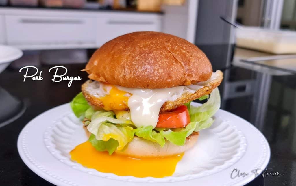 Pork Burger Recipe สูตร เบอร์เกอร์หมู ทำง่ายสุด ๆ - Close To Heaven